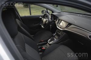 Grey Opel Astra 2016 in Jelgava, with an engine capacity of 1.60 L and mileage of 161 thousand km for 7900 €, photo 10 on AUTOMOTO.COM.LV