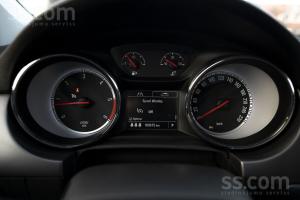 Grey Opel Astra 2016 in Jelgava, with an engine capacity of 1.60 L and mileage of 161 thousand km for 7900 €, photo 15 on AUTOMOTO.COM.LV