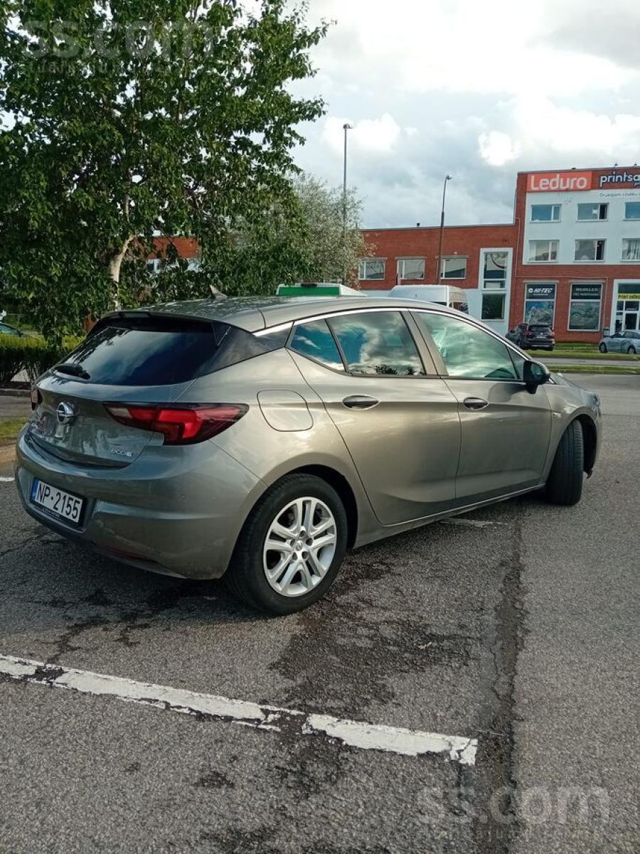 Grey Opel Astra 2016 in Riga, with an engine capacity of 1.60 L and mileage of 177 thousand km for 4999 €, photo 5 on AUTOMOTO.COM.LV