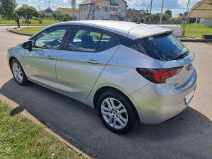 Grey Opel Astra 2016 in Taurage, with an engine capacity of 1.60 L and mileage of 176 thousand km for 6300 €, photo 4 on AUTOMOTO.COM.LV