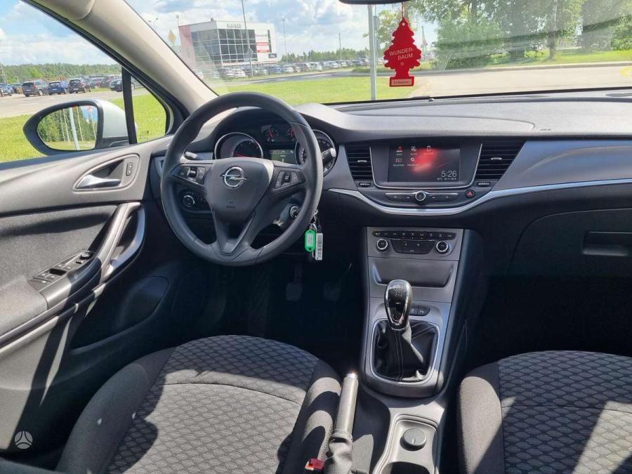 Grey Opel Astra 2016 in Taurage, with an engine capacity of 1.60 L and mileage of 176 thousand km for 6300 €, photo 10 on AUTOMOTO.COM.LV