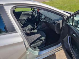 Grey Opel Astra 2016 in Taurage, with an engine capacity of 1.60 L and mileage of 176 thousand km for 6300 €, photo 11 on AUTOMOTO.COM.LV