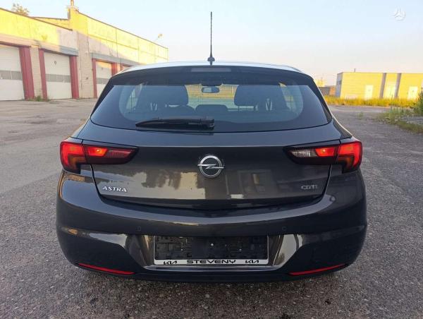 Grey Opel Astra 2016 in Rokiskis, with an engine capacity of 1.60 L and mileage of 227 thousand km for 5250 €, photo 4 on AUTOMOTO.COM.LV