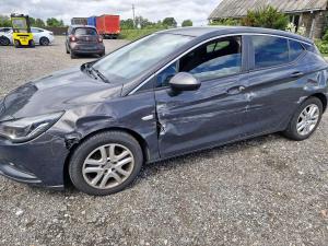 Pelēks Opel Astra 2016 Marijampole, ar dzinēja tilpumu 1.40 L un nobraukumu 198 tūkst. km par 4100 €, foto 5 vietnē AUTOMOTO.COM.LV