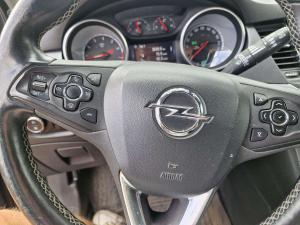 Pelēks Opel Astra 2016 Marijampole, ar dzinēja tilpumu 1.40 L un nobraukumu 198 tūkst. km par 4100 €, foto 6 vietnē AUTOMOTO.COM.LV
