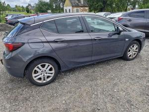 Pelēks Opel Astra 2016 Marijampole, ar dzinēja tilpumu 1.40 L un nobraukumu 198 tūkst. km par 4100 €, foto 8 vietnē AUTOMOTO.COM.LV