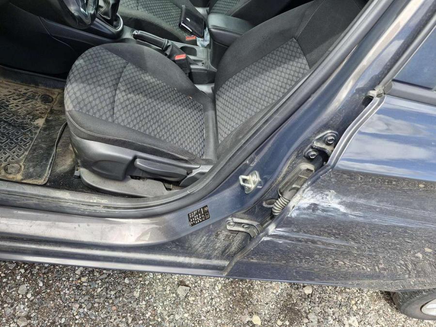 Pelēks Opel Astra 2016 Marijampole, ar dzinēja tilpumu 1.40 L un nobraukumu 198 tūkst. km par 4100 €, foto 23 vietnē AUTOMOTO.COM.LV