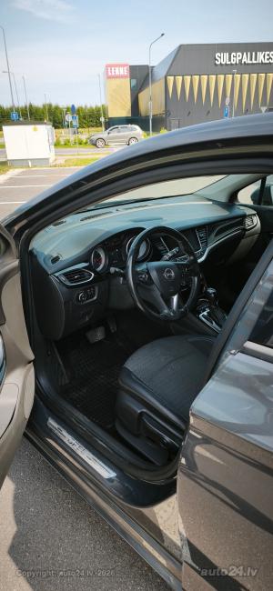 Grey Opel Astra 2016 in Tallinn, with an engine capacity of 1.60 L and mileage of 280 thousand km for 5100 €, photo 8 on AUTOMOTO.COM.LV