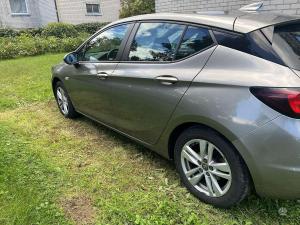 Pelēks Opel Astra 2016 Kauņa, ar dzinēja tilpumu 1.60 L un nobraukumu 146 tūkst. km par 5000 €, foto 5 vietnē AUTOMOTO.COM.LV