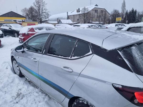 Grey Opel Astra 2017 in Taurage, with an engine capacity of 1.60 L and mileage of 175 thousand km for 4600 €, photo 4 on AUTOMOTO.COM.LV