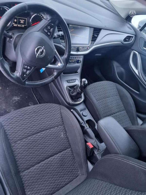 Grey Opel Astra 2017 in Taurage, with an engine capacity of 1.60 L and mileage of 175 thousand km for 4600 €, photo 6 on AUTOMOTO.COM.LV