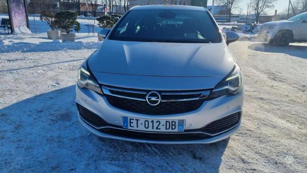 Grey Opel Astra 2017 in Taurage, with an engine capacity of 1.60 L and mileage of 147 thousand km for 6700 €, photo 1 on AUTOMOTO.COM.LV