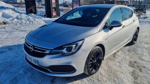 Grey Opel Astra 2017 in Taurage, with an engine capacity of 1.60 L and mileage of 147 thousand km for 6700 €, photo 3 on AUTOMOTO.COM.LV