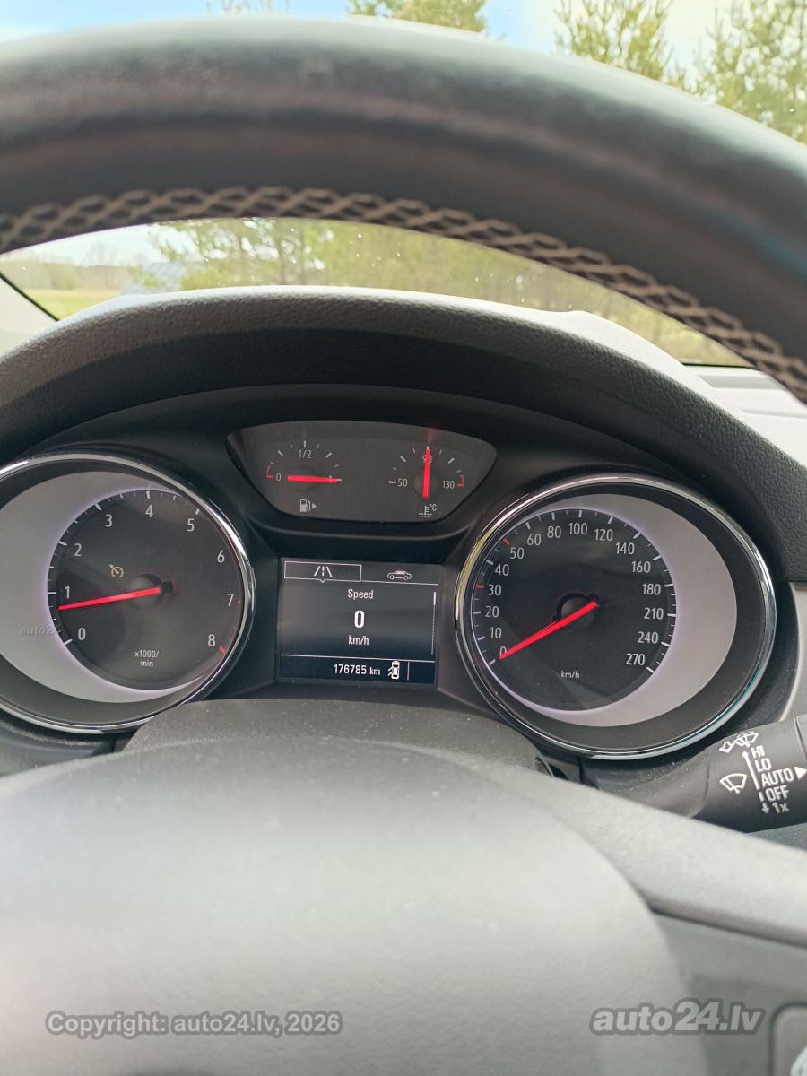 Grey Opel Astra 2017 in Narva, with an engine capacity of 1.40 L and mileage of 177 thousand km for 5900 €, photo 6 on AUTOMOTO.COM.LV