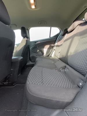 Grey Opel Astra 2017 in Narva, with an engine capacity of 1.40 L and mileage of 177 thousand km for 5900 €, photo 7 on AUTOMOTO.COM.LV