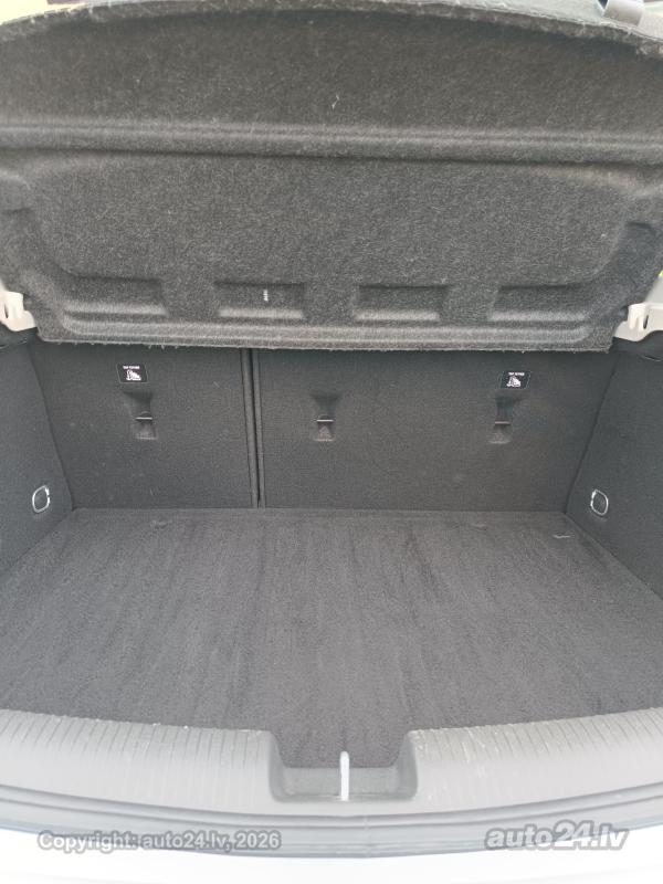 Grey Opel Astra 2017 in Narva, with an engine capacity of 1.40 L and mileage of 177 thousand km for 5900 €, photo 7 on AUTOMOTO.COM.LV