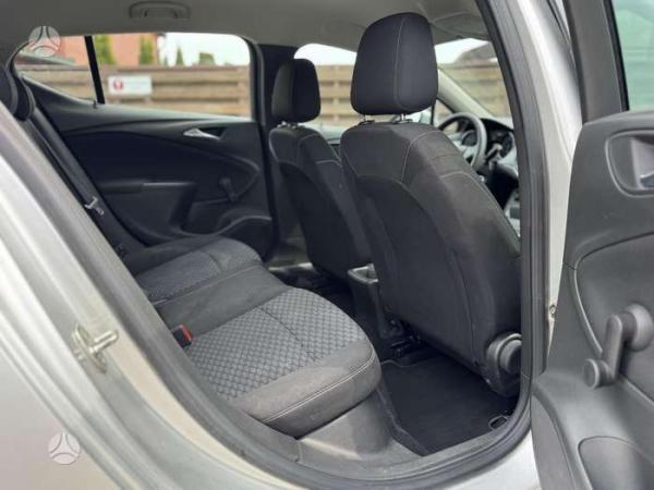Grey Opel Astra 2017 in Silale, with an engine capacity of 1.60 L and mileage of 350 thousand km for 5000 €, photo 9 on AUTOMOTO.COM.LV