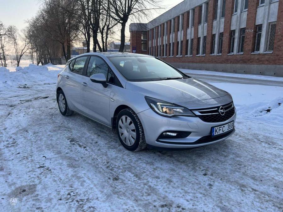 Grey Opel Astra 2018 in Kaunas, with an engine capacity of 1.60 L and mileage of 124 thousand km for 6400 €, photo 2 on AUTOMOTO.COM.LV