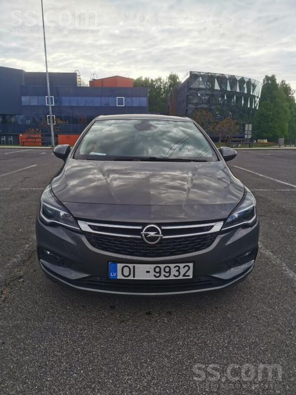 Pelēks Opel Astra 2018 Rīga, ar dzinēja tilpumu 1.00 L un nobraukumu 94 tūkst. km par 8450 €, foto 1 vietnē AUTOMOTO.COM.LV