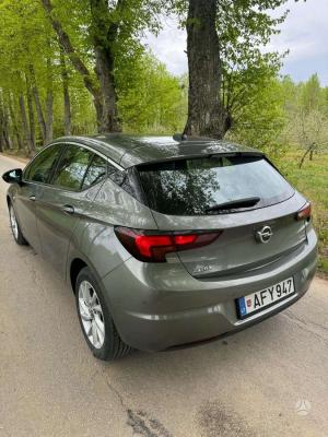 Grey Opel Astra 2018 in Birzai, with an engine capacity of 1.60 L and mileage of 220 thousand km for 8400 €, photo 6 on AUTOMOTO.COM.LV