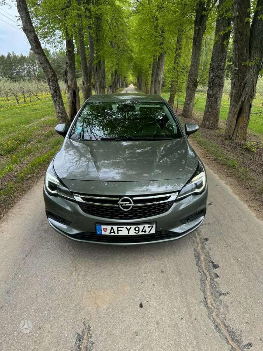 Grey Opel Astra 2018 in Birzai, with an engine capacity of 1.60 L and mileage of 220 thousand km for 8400 €, photo 8 on AUTOMOTO.COM.LV
