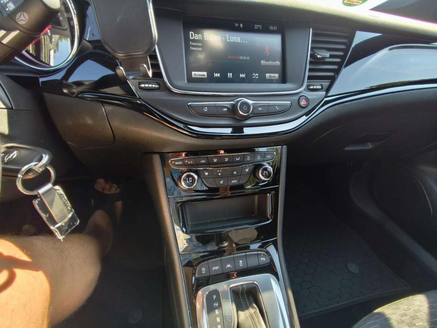 Grey Opel Astra 2018 in Vilnius, with an engine capacity of 1.60 L and mileage of 75 thousand km for 8200 €, photo 7 on AUTOMOTO.COM.LV