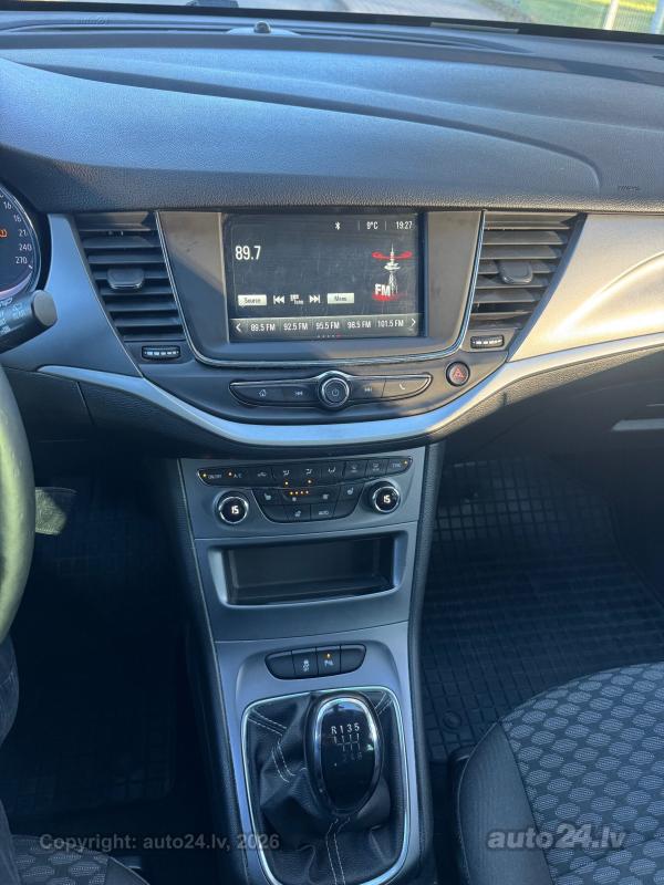 Grey Opel Astra 2019 in Tallinn, with an engine capacity of 1.40 L and mileage of 190 thousand km for 6999 €, photo 10 on AUTOMOTO.COM.LV