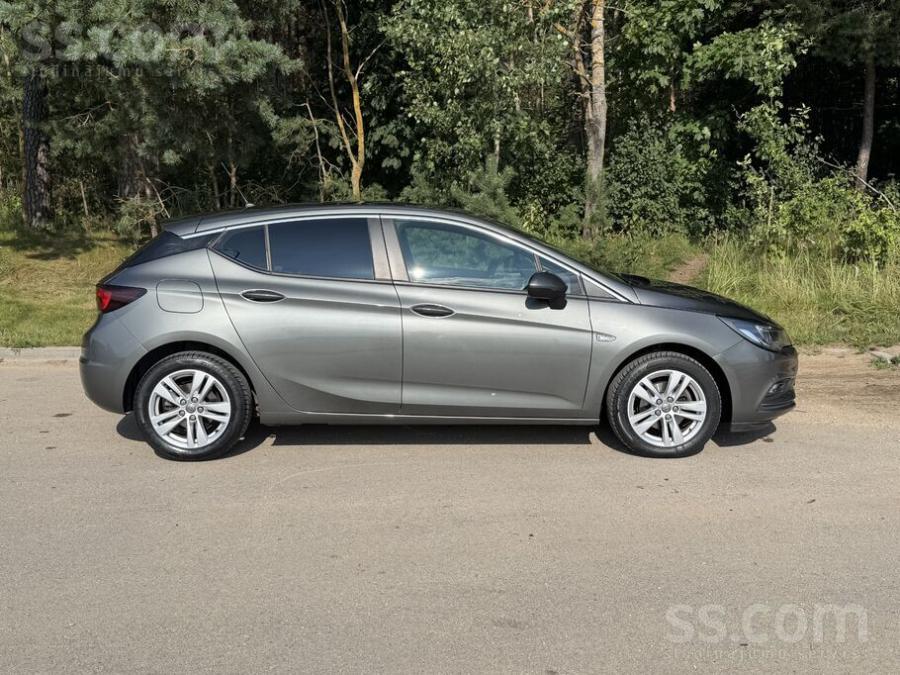 Grey Opel Astra 2019 in Riga, with an engine capacity of 1.40 L and mileage of 64 thousand km for 8450 €, photo 6 on AUTOMOTO.COM.LV