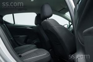 Pelēks Opel Astra 2020 Jelgava, ar dzinēja tilpumu 1.50 L un nobraukumu 186 tūkst. km par 6990 €, foto 11 vietnē AUTOMOTO.COM.LV