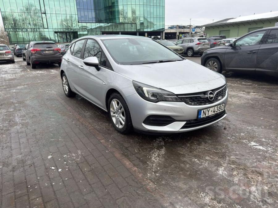 Grey Opel Astra 2020 in Riga, with an engine capacity of 1.50 L and mileage of 186 thousand km for 7900 €, photo 1 on AUTOMOTO.COM.LV
