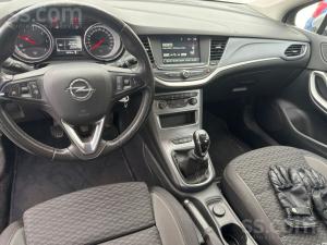 Grey Opel Astra 2020 in Riga, with an engine capacity of 1.50 L and mileage of 186 thousand km for 7900 €, photo 4 on AUTOMOTO.COM.LV