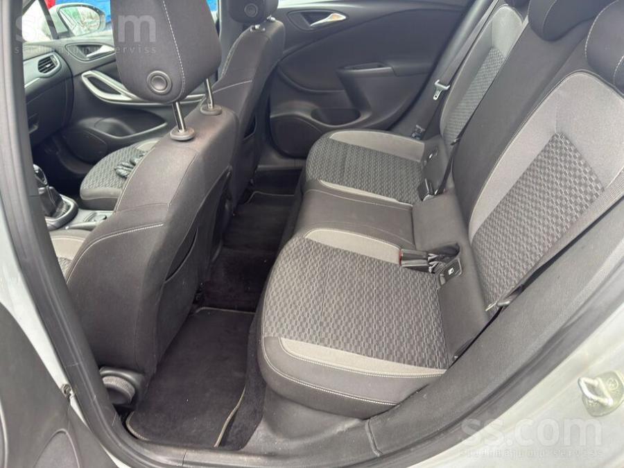 Grey Opel Astra 2020 in Riga, with an engine capacity of 1.50 L and mileage of 186 thousand km for 7900 €, photo 6 on AUTOMOTO.COM.LV