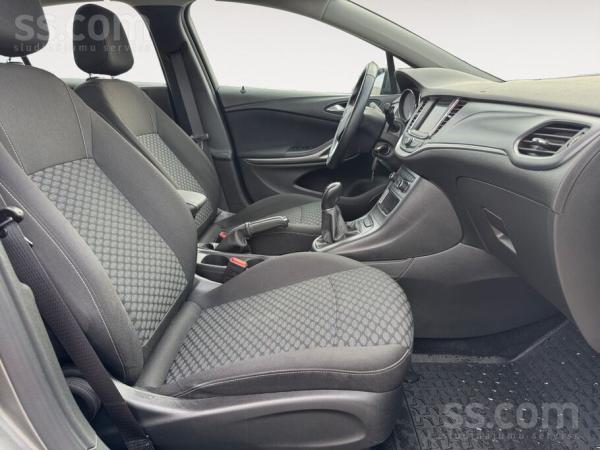 Grey Opel Astra 2021 in Riga, with an engine capacity of 1.20 L and mileage of 48 thousand km for 9500 €, photo 6 on AUTOMOTO.COM.LV