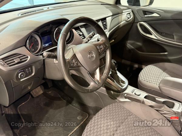 Grey Opel Astra 2022 in Tallinn, with an engine capacity of 1.30 L and mileage of 65 thousand km for 14990 €, photo 10 on AUTOMOTO.COM.LV