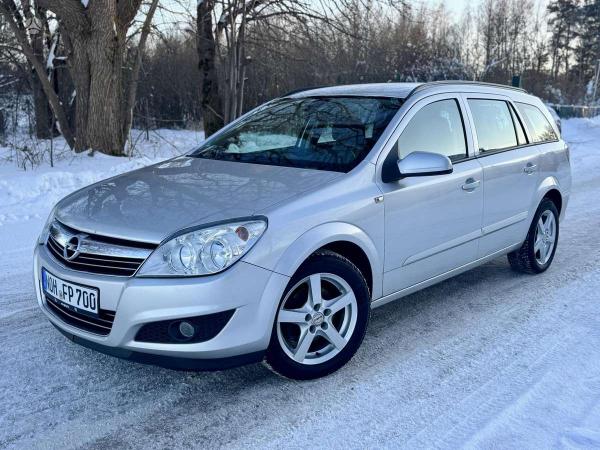 Pelēks Opel Astra 2009 Viļņa, ar dzinēja tilpumu 1.70 L un nobraukumu 240 tūkst. km par 1850 €, foto 1 vietnē AUTOMOTO.COM.LV