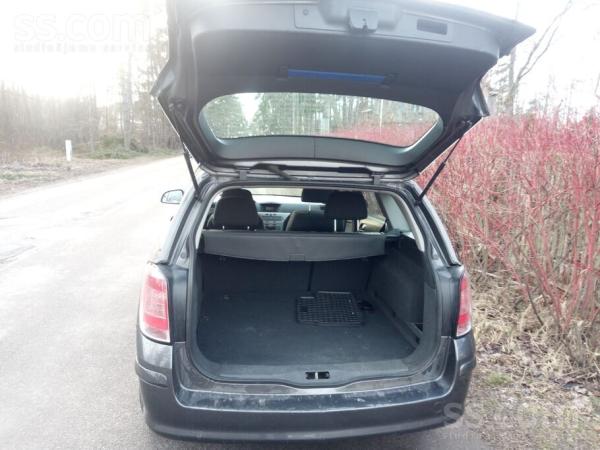 Grey Opel Astra 2010 in Jurmala, with an engine capacity of 1.30 L and mileage of 340 thousand km for 1550 €, photo 3 on AUTOMOTO.COM.LV