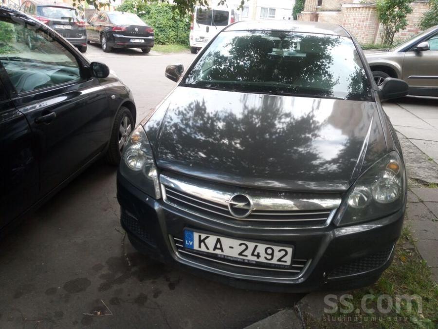Pelēks Opel Astra 2010 Jūrmala, ar dzinēja tilpumu 1.30 L un nobraukumu 340 tūkst. km par 1550 €, foto 9 vietnē AUTOMOTO.COM.LV