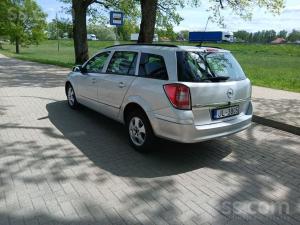 Grey Opel Astra 2008 in Riga, with an engine capacity of 1.70 L and mileage of 294 thousand km for 1590 €, photo 5 on AUTOMOTO.COM.LV