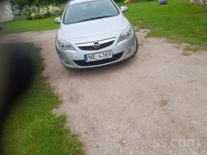 Pelēks Opel Astra 2011 Cēsis, ar dzinēja tilpumu 1.70 L un nobraukumu 264 tūkst. km par 2300 €, foto  vietnē AUTOMOTO.COM.LV