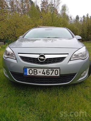 Pelēks Opel Astra 2012 Jelgava, ar dzinēja tilpumu 1.70 L un nobraukumu 234 tūkst. km par 2700 €, foto  vietnē AUTOMOTO.COM.LV