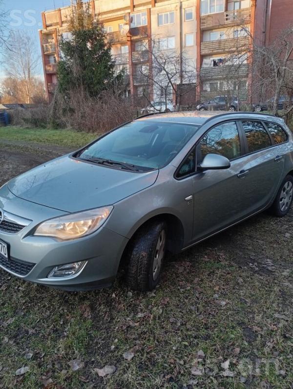 Pelēks Opel Astra 2012 Jelgava, ar dzinēja tilpumu 1.70 L un nobraukumu 234 tūkst. km par 2700 €, foto 2 vietnē AUTOMOTO.COM.LV