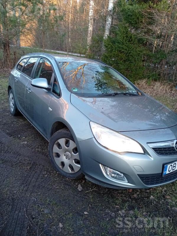 Pelēks Opel Astra 2012 Jelgava, ar dzinēja tilpumu 1.70 L un nobraukumu 234 tūkst. km par 2700 €, foto 8 vietnē AUTOMOTO.COM.LV