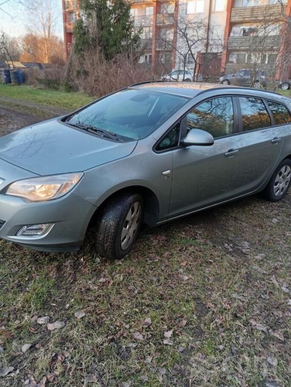 Pelēks Opel Astra 2012 Jelgava, ar dzinēja tilpumu 1.70 L un nobraukumu 234 tūkst. km par 2700 €, foto 9 vietnē AUTOMOTO.COM.LV