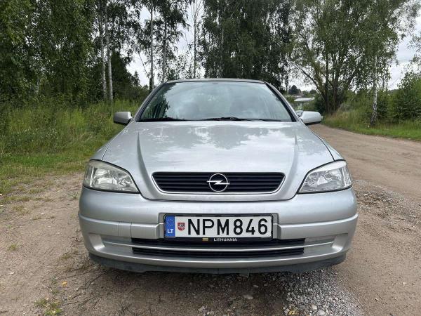 Grey Opel Astra 1999 in Vilnius, with an engine capacity of 1.60 L and mileage of 220 thousand km for 550 €, photo 2 on AUTOMOTO.COM.LV