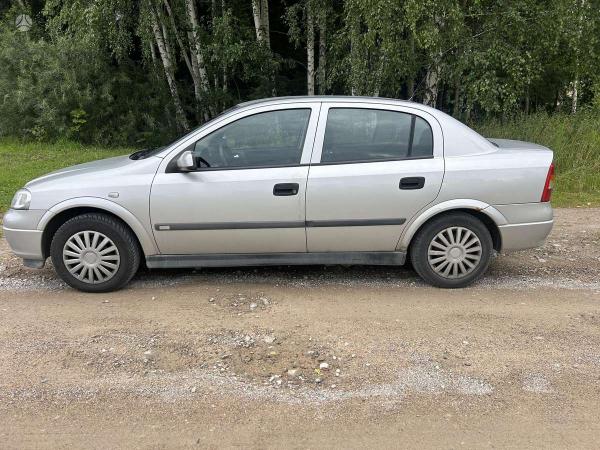Grey Opel Astra 1999 in Vilnius, with an engine capacity of 1.60 L and mileage of 220 thousand km for 550 €, photo 4 on AUTOMOTO.COM.LV