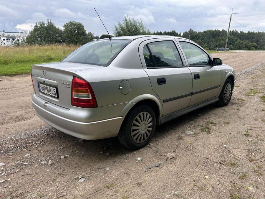 Grey Opel Astra 1999 in Vilnius, with an engine capacity of 1.60 L and mileage of 220 thousand km for 550 €, photo 8 on AUTOMOTO.COM.LV