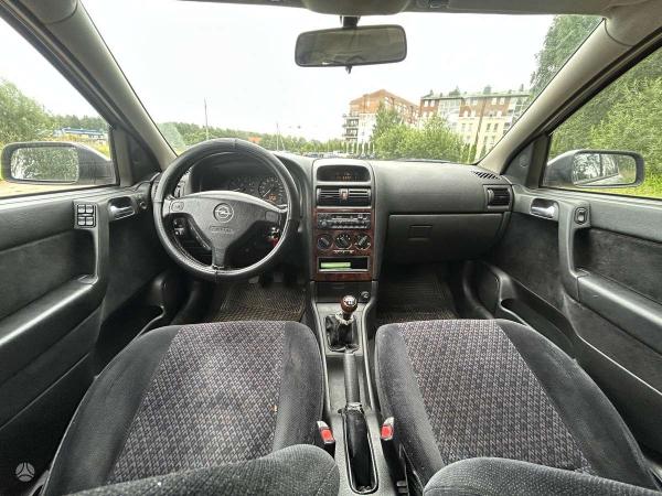 Grey Opel Astra 1999 in Vilnius, with an engine capacity of 1.60 L and mileage of 220 thousand km for 550 €, photo 9 on AUTOMOTO.COM.LV