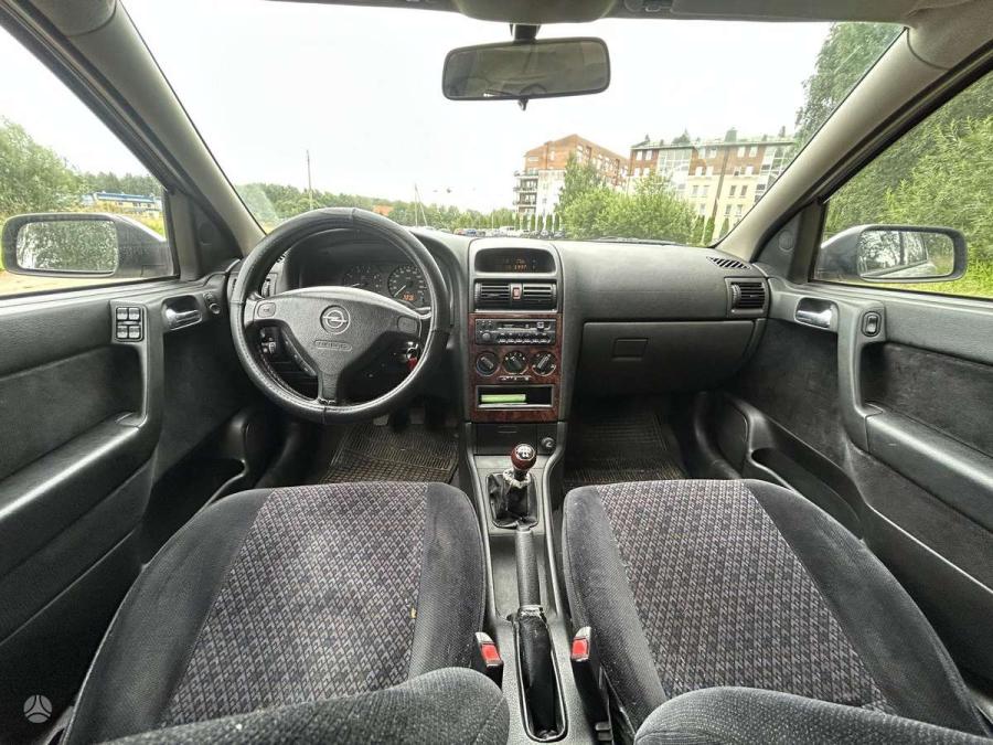 Grey Opel Astra 1999 in Vilnius, with an engine capacity of 1.60 L and mileage of 220 thousand km for 550 €, photo 10 on AUTOMOTO.COM.LV