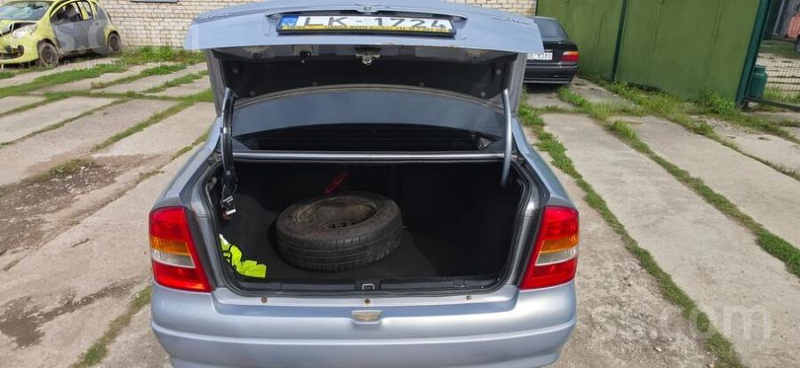 Grey Opel Astra 2001 in Kuldiga, with an engine capacity of 1.40 L and mileage of 427 thousand km for 799 €, photo 10 on AUTOMOTO.COM.LV