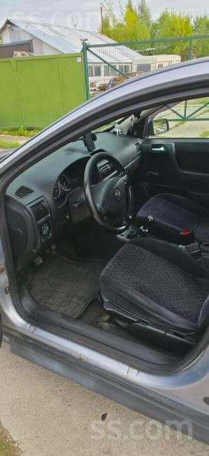 Grey Opel Astra 2001 in Kuldiga, with an engine capacity of 1.40 L and mileage of 427 thousand km for 799 €, photo 12 on AUTOMOTO.COM.LV